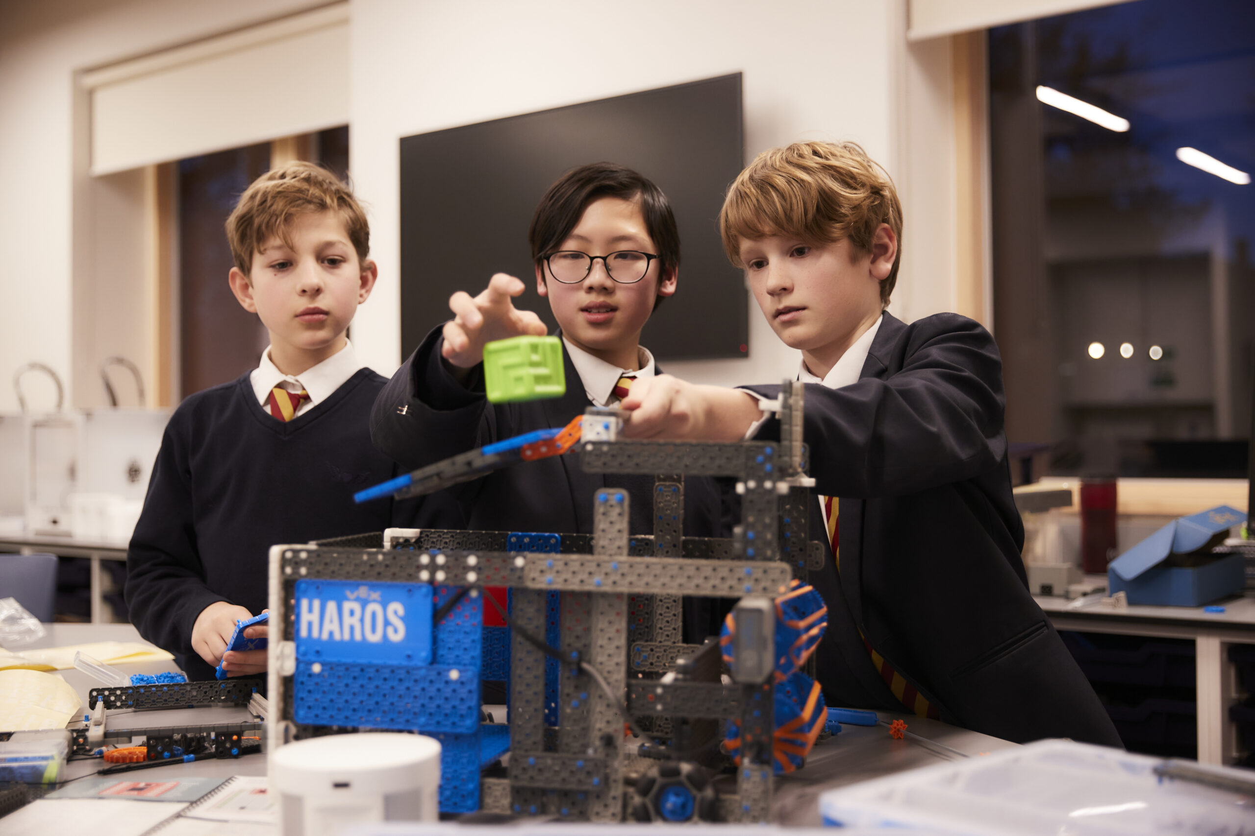 Partner with Haileybury’s VEX Robotics Club – Empower the Next ...